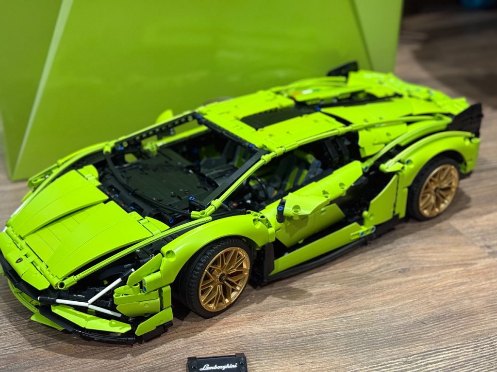 Review of the Ultimate LEGO Technic Lamborghini Sián FKP 37 Set 42115 ...